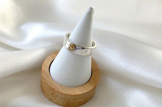 Smile Face Ring – The Unrivaled Brand